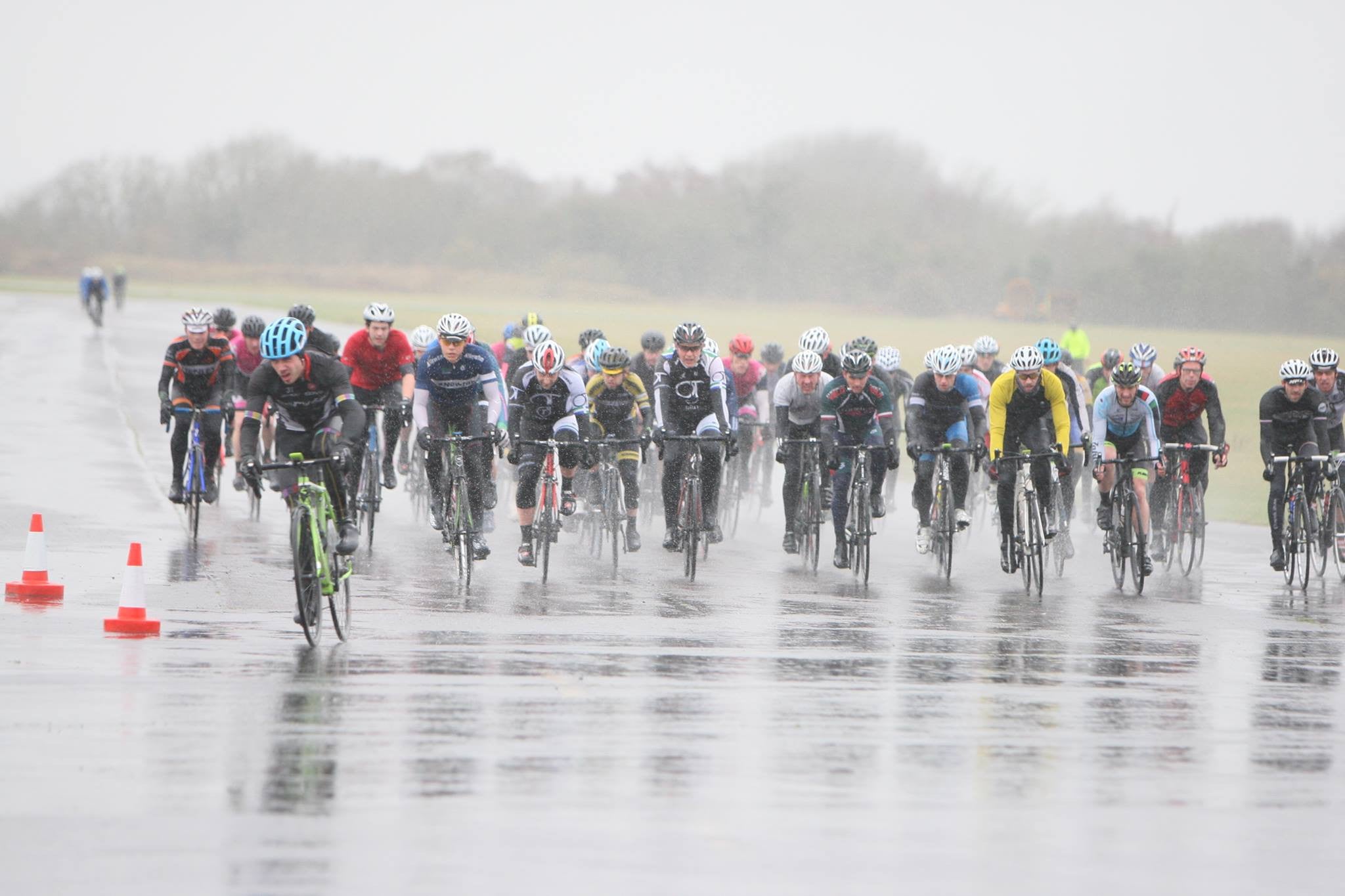 Abingdon Airfield Winter Crit Series - Race 1 – Shutt Velo Rapide